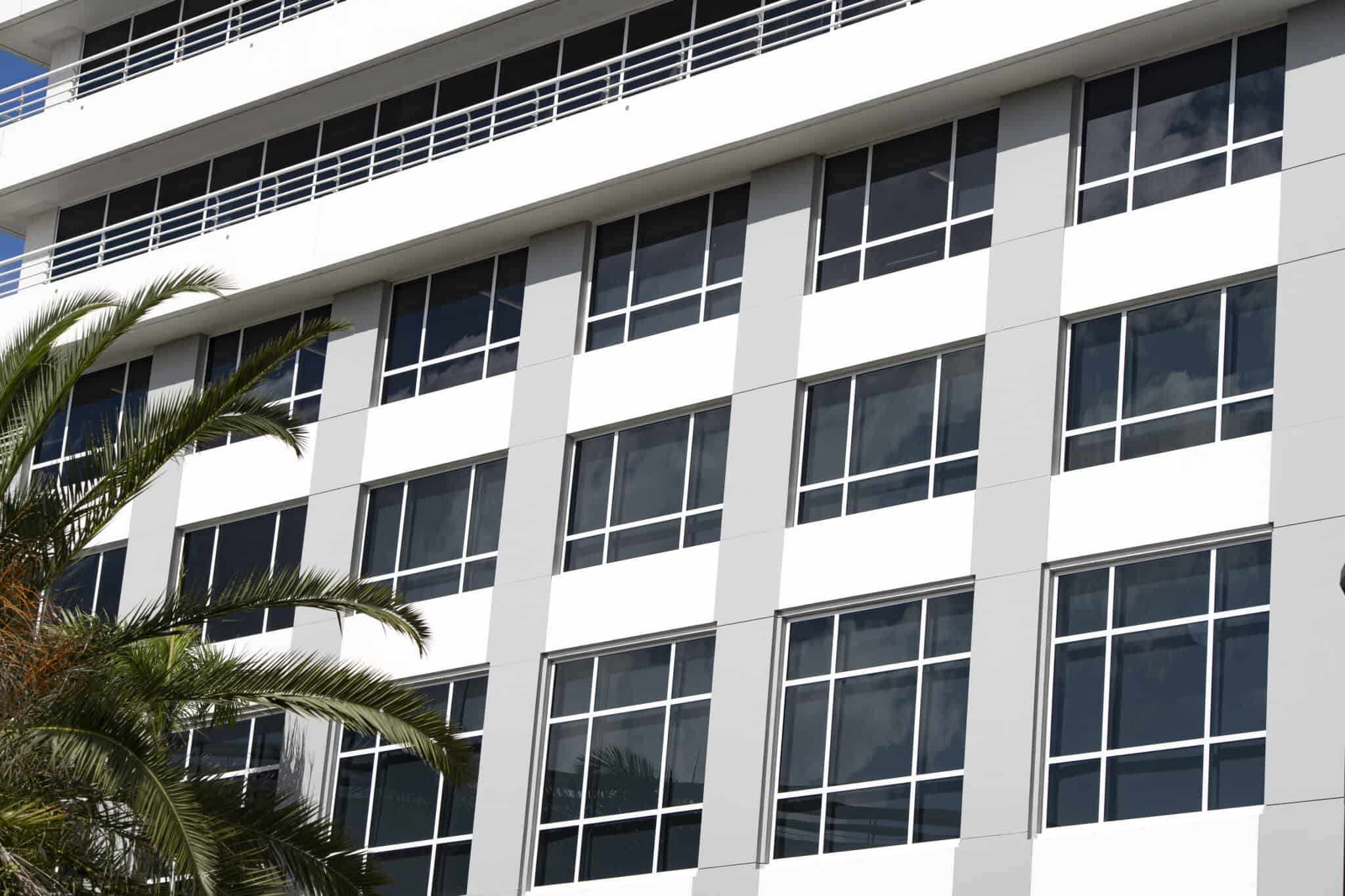 Level E Storefront System - Aldora